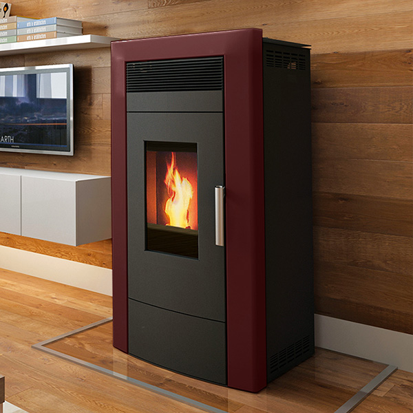 Peć za Etažno Grejanje "Commo 21", kompanije Alfa-Plam. Pomoć pri izboru peći na pelet. PeletQA.